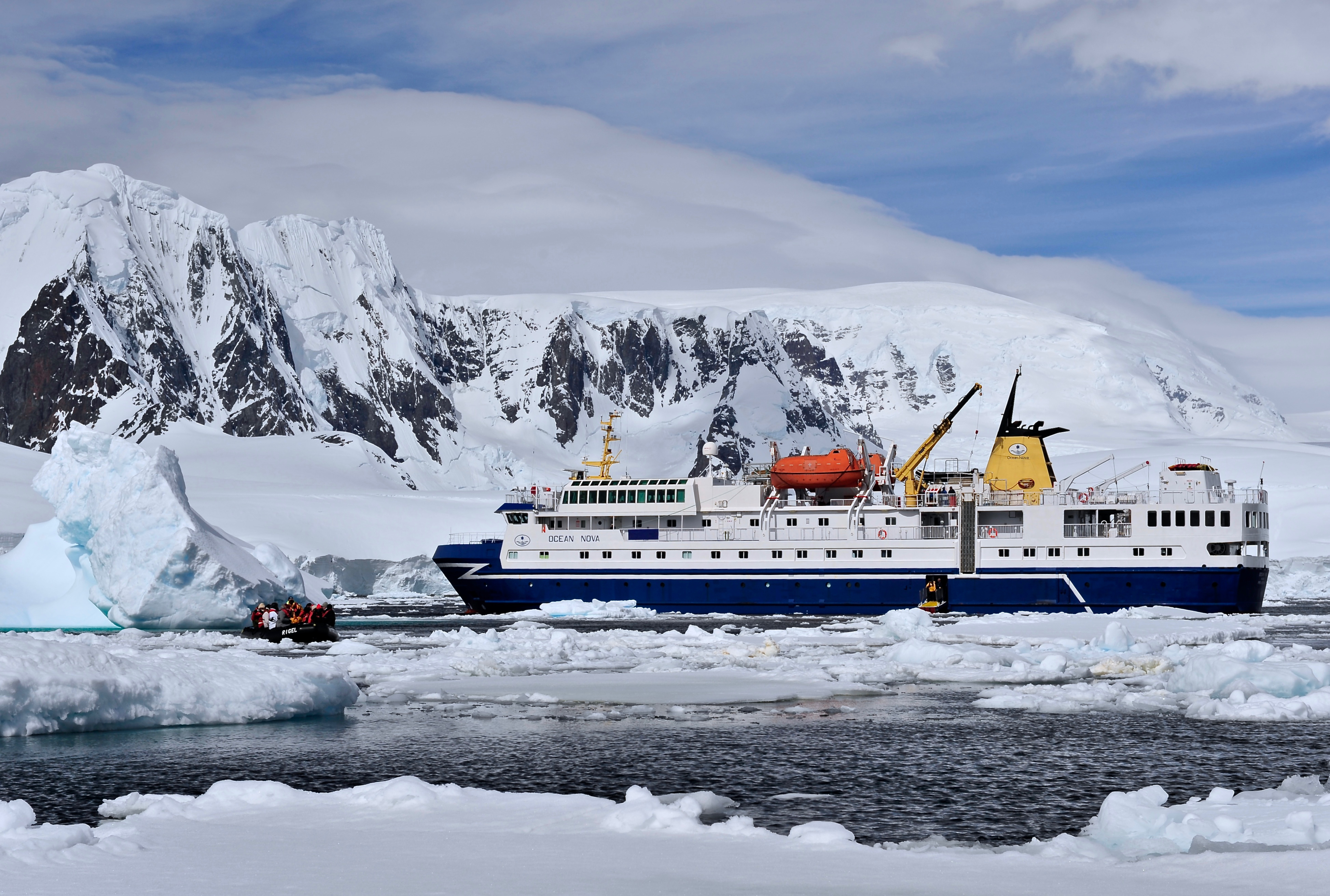 Ocean Nova - Ship Reviews & Cabin Guide | Swoop Antarctica