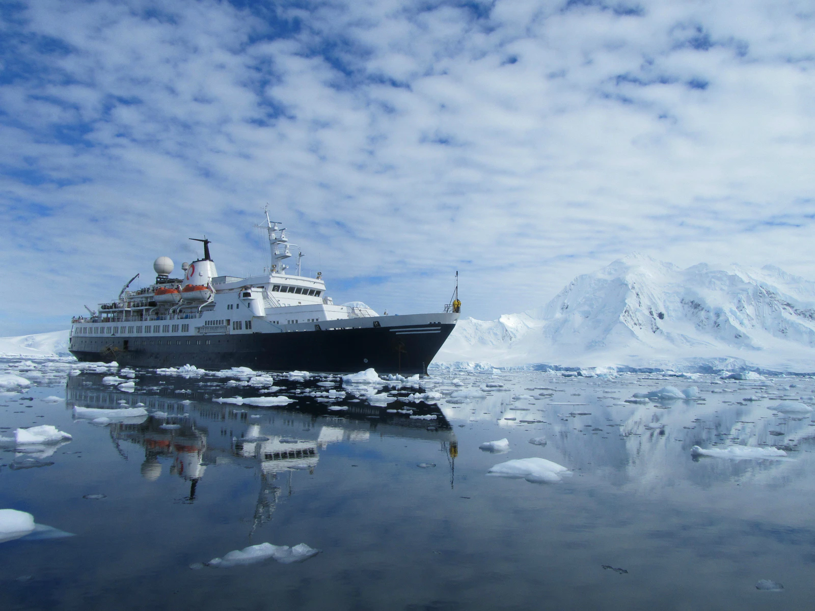 Antarctic Cruise Ships | Swoop Antarctica